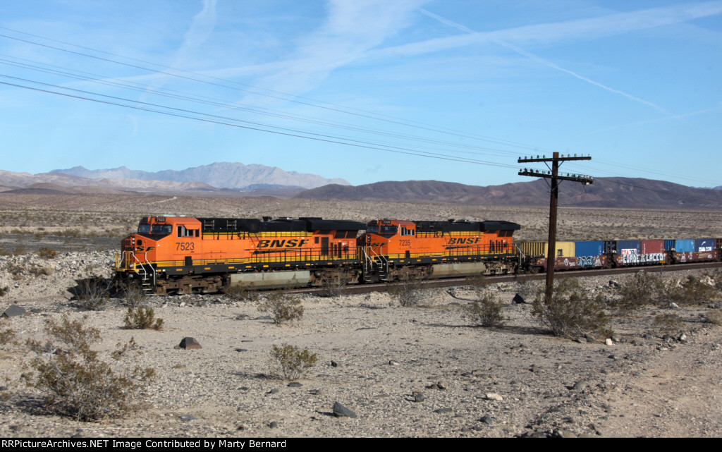 BNSF 7523 and 7235